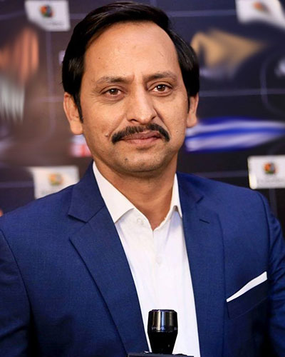 Saleem Meraj’s Versatility | MISCELLANEOUS - MAG THE WEEKLY