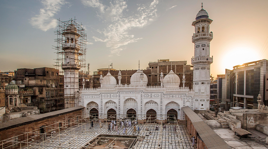 The Most Beautiful Mosques Of Pakistan | Travel Diaries - MAG THE WEEKLY